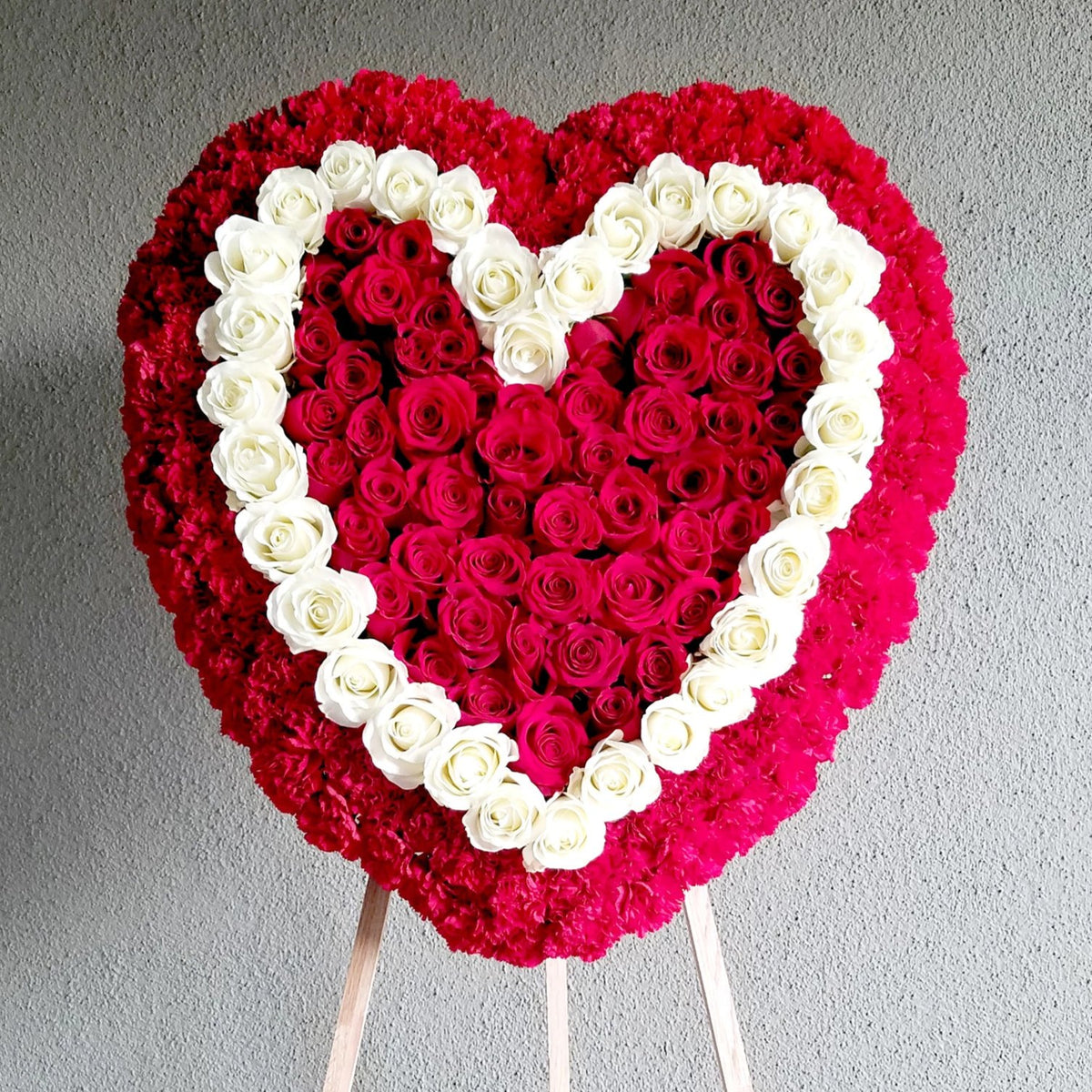 Classic Red Heart – De Young Flowers