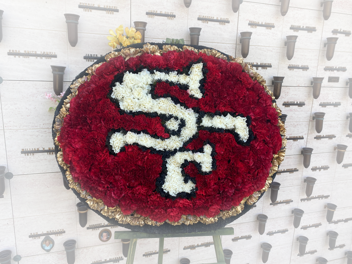 DSP-1601 Custom Standing (49ers) – De Young Flowers